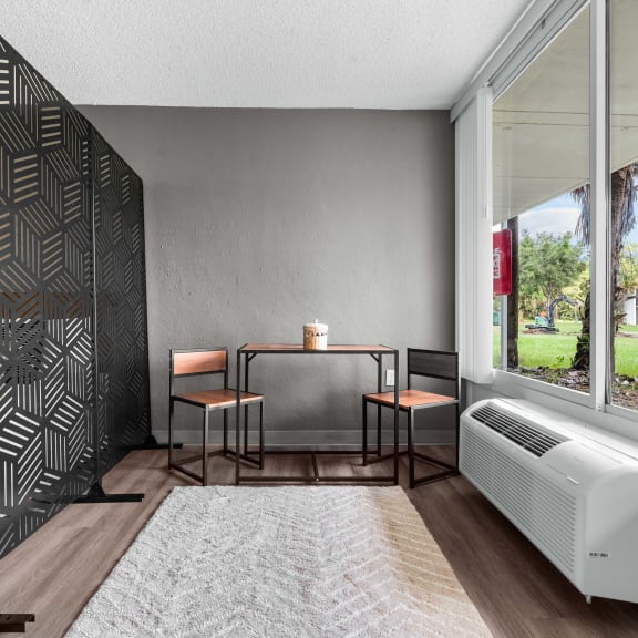 Breakwater Studios| Jacksonville Apartments for Rent